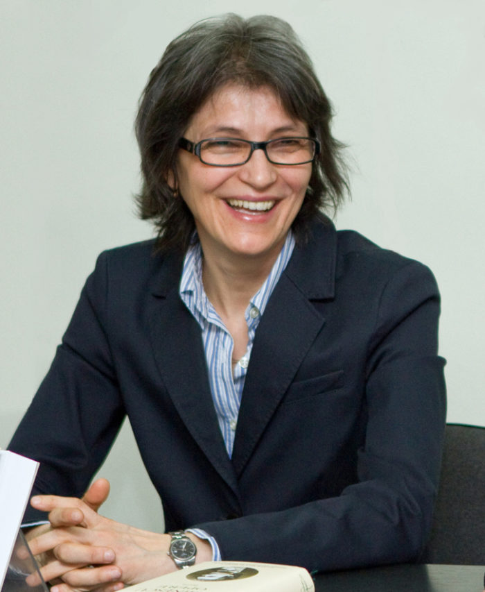 Revista Apostrof | Florina Ilis